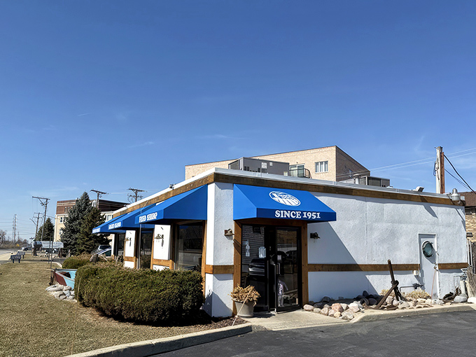 The unassuming exterior of Don's Dock is like finding a paperback bestseller in plain wrapping&mdash;modest on the outside, but pure gold within.