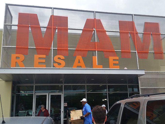 The unassuming exterior of MAM Resale Store belies the treasure trove within. Houston's bargain hunters know this fa&ccedil;ade is the gateway to thrifting paradise.