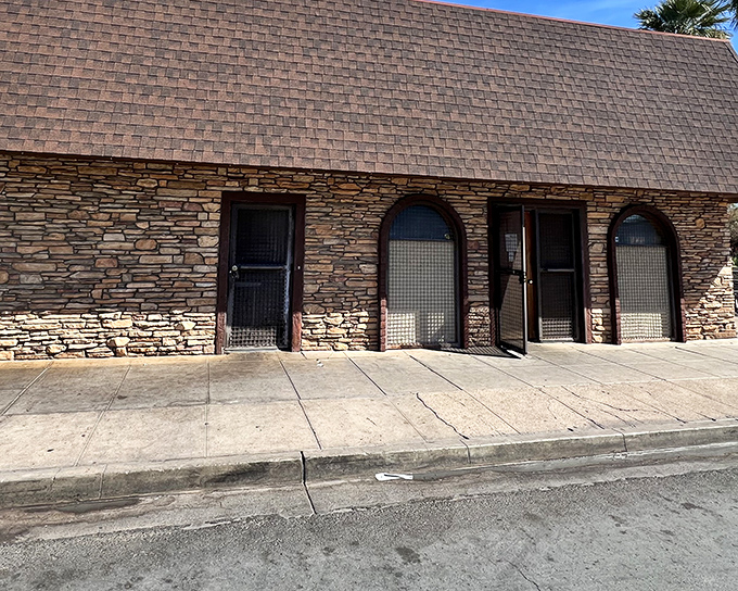 Don't judge this book by its cover – behind that unassuming exterior lies Phoenix's chimichanga paradise.