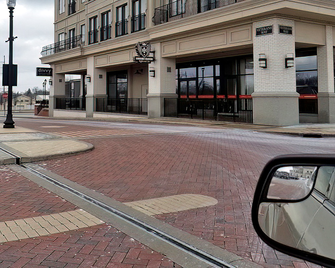 Divvy's elegant facade belies its approachable menu. When retirement means trading business lunches for leisure lunches, this is where you want to be.