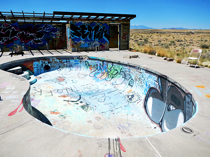 This empty pool holds more stories than water ever could, decorated with desert art and endless possibilities.