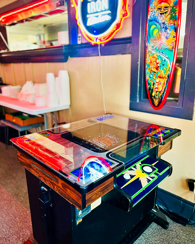 Old-school gaming meets new-school dining. This vintage arcade machine proves Uncle Chicken's understands that nostalgia is the secret ingredient some restaurants forget. 