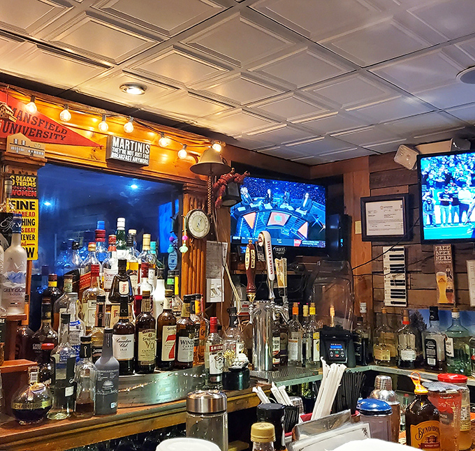 The well-stocked bar promises liquid courage and sports entertainment &ndash; the perfect combination for making new friends or avoiding awkward conversations.