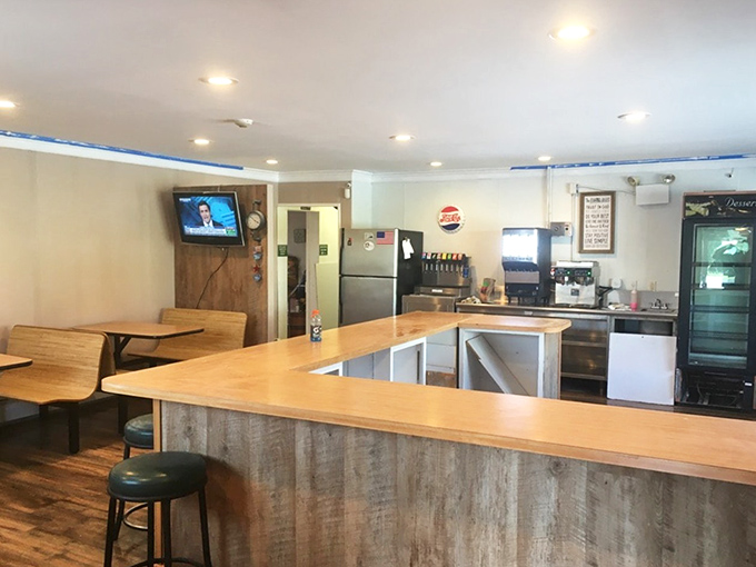 Counter dining&mdash;the sport of breakfast champions. Perfect for solo diners, coffee philosophers, and those who appreciate the front-row kitchen view.