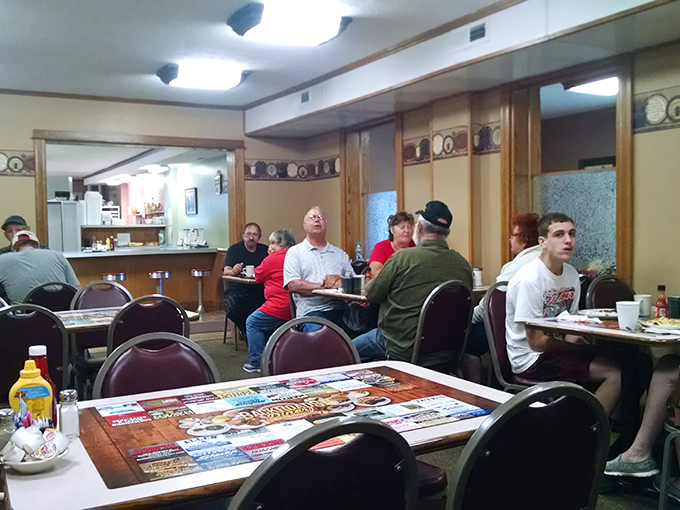 The kind of crowd that knows good food when they taste it &ndash; no Instagram required.