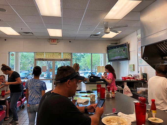 The morning crowd represents a perfect cross-section of Hilton Head&mdash;vacationers, locals, and everyone united by hunger and coffee needs.