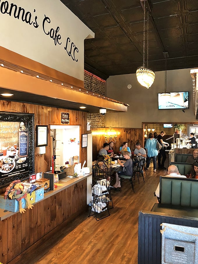 Where locals and travelers unite in the universal language of good food. The high ceiling and chandelier add unexpected elegance to comfort food centra