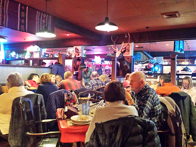 A packed house of happy diners&mdash;the universal sign that you've found the real deal. No Instagram influencers required.