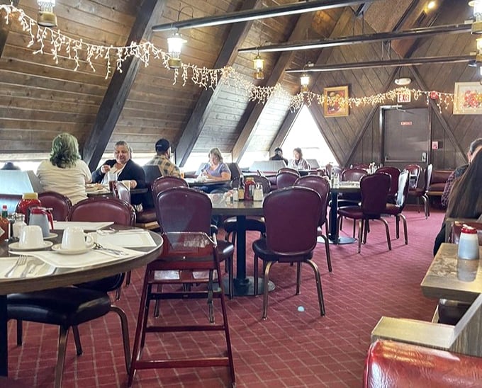 The true measure of a great diner? Regular folks enjoying extraordinary food. These diners aren't just eating&mdash;they're participating in a Fremont tradition.