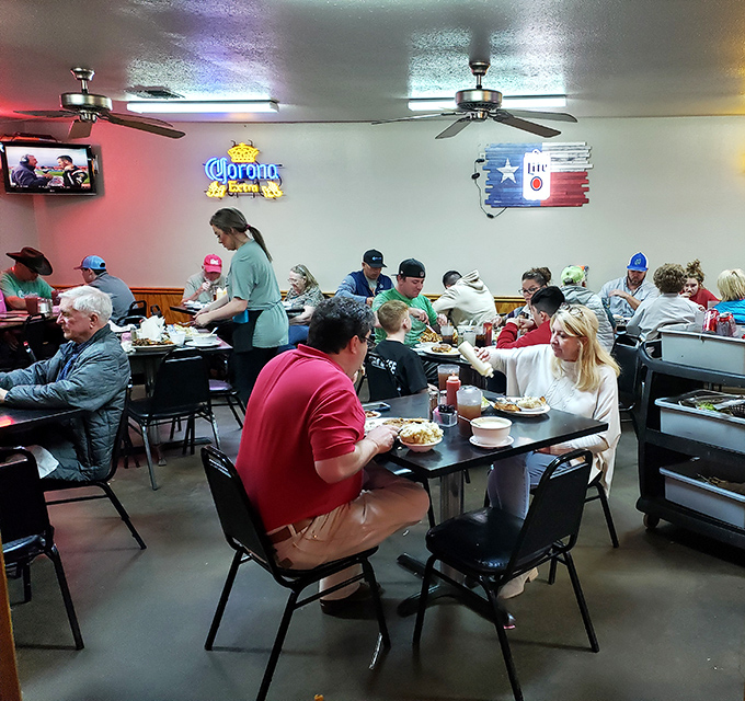 Where strangers become friends over plates of legendary food. Notice how nobody's looking at their phones&mdash;the food demands full attention.