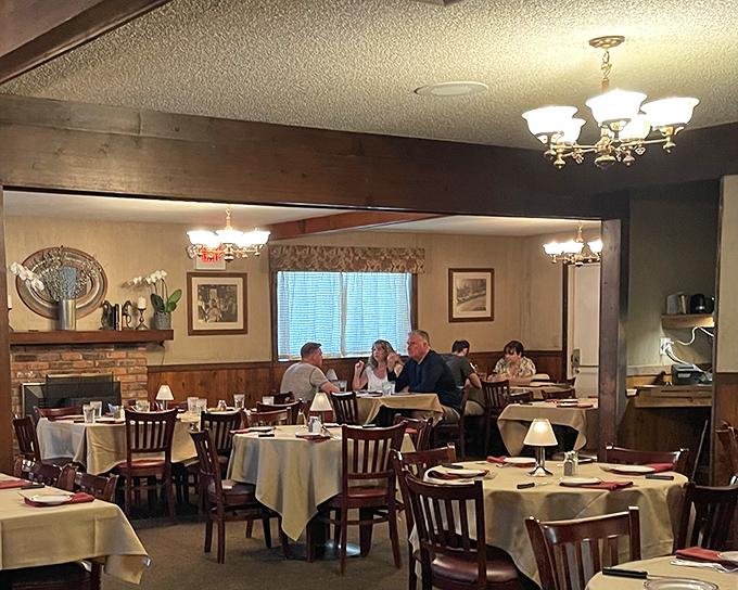 Classic white tablecloths and sturdy chairs that have supported happy diners through thousands of "mmm" moments. Comfort never goes out of style.