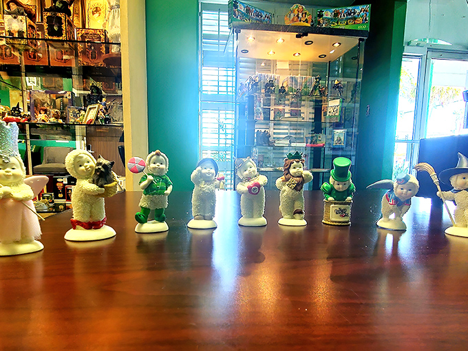 These snowglobe-like figurines of Munchkin characters prove that even the smallest details of Oz have been lovingly preserved for generations of fans. 