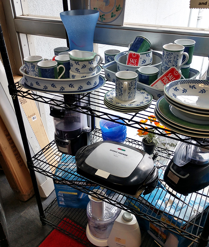 Blue and white dishware that channels your inner Martha Stewart. Add a George Foreman grill and you're practically a chef!