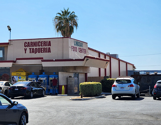 The Lindsay Food Center combines carniceria and taqueria under one roof&mdash;proof that good things come in simple packages.