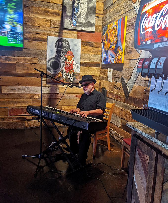 Live music adds another sensory layer to the Prince's experience. This gentleman's keyboard melodies might just distract you from your burning lips.