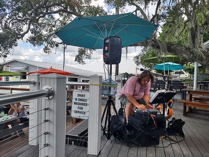 Live music on the deck proves that seafood tastes better with a soundtrack of gentle guitar and the occasional Jimmy Buffett cover.