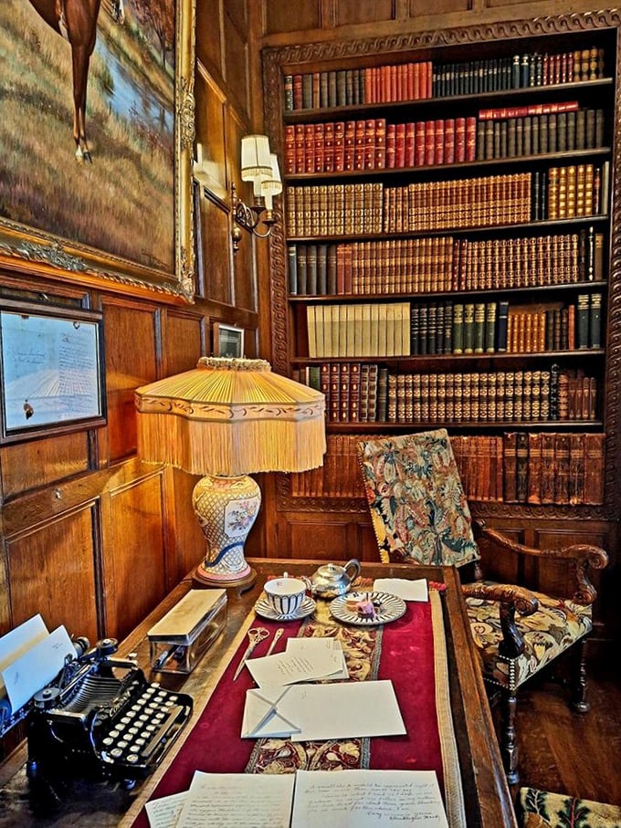 An office where important letters were written, or perhaps just thank-you notes for last night's extravagant dinner party. 