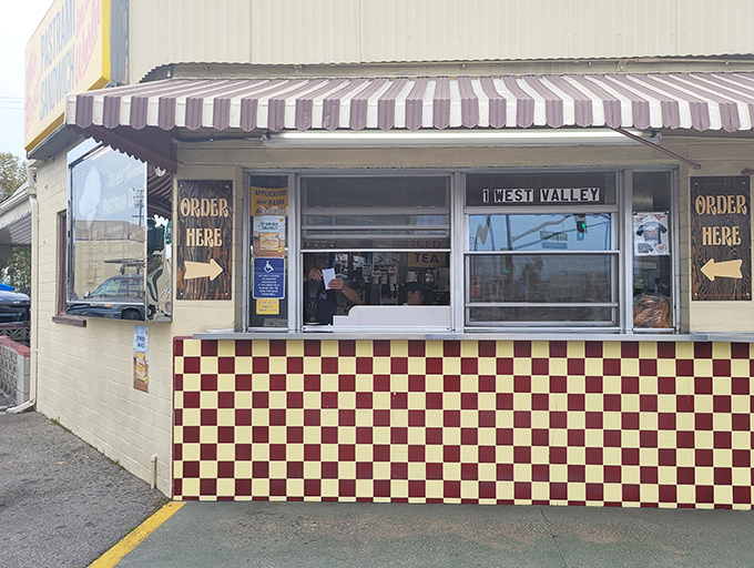 The Simi Valley location sports the same checkered pattern and no-nonsense approach that's made The Hat a SoCal legend.