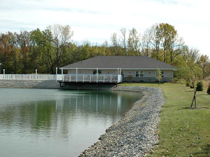 Waterfront dining that transforms a simple meal into a memorable lakeside dining adventure.