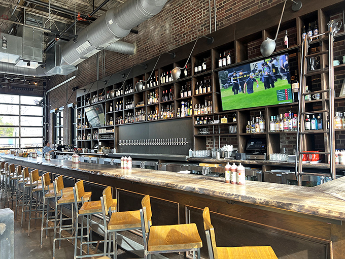 A bar that understands its purpose: to provide liquid companionship worthy of the smoke-kissed treasures coming from the kitchen