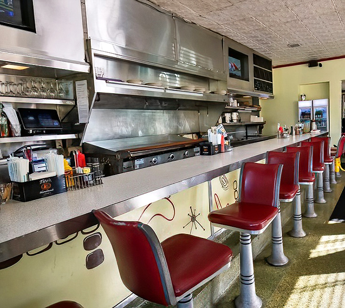 Counter seating that invites solo diners to enjoy the show&mdash;like front-row tickets to the delicious ballet of short-order cooking that unfolds before your eyes. 