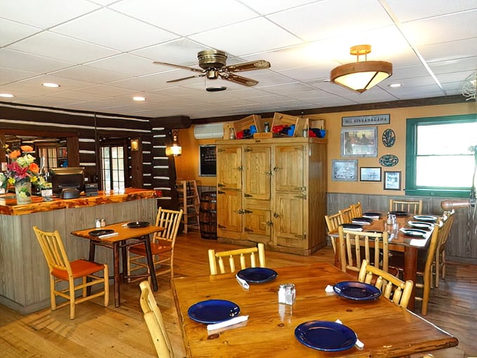 Pine Ridge's dining room feels like the great lodge you wish your family owned. Blue plates await their starring role in your dinner memories.