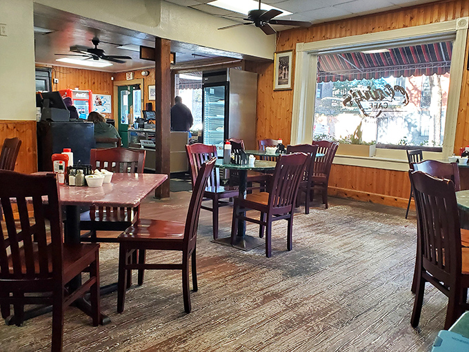 Wooden paneling and well-worn floors tell stories of countless satisfied customers. If these walls could talk, they'd probably order the Benedict. 