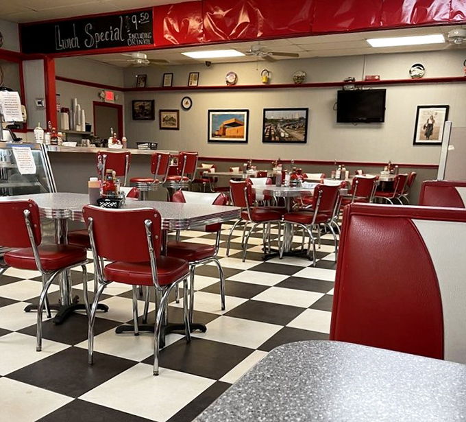 Red and white create the perfect backdrop for breakfast drama. Every table tells a different story, but they all have happy endings.