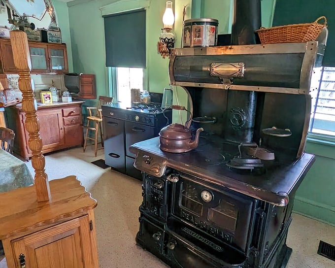That stove has probably produced more memorable meals than all the fancy restaurant kitchens in Philadelphia combined&mdash;and without a single electrical outlet.