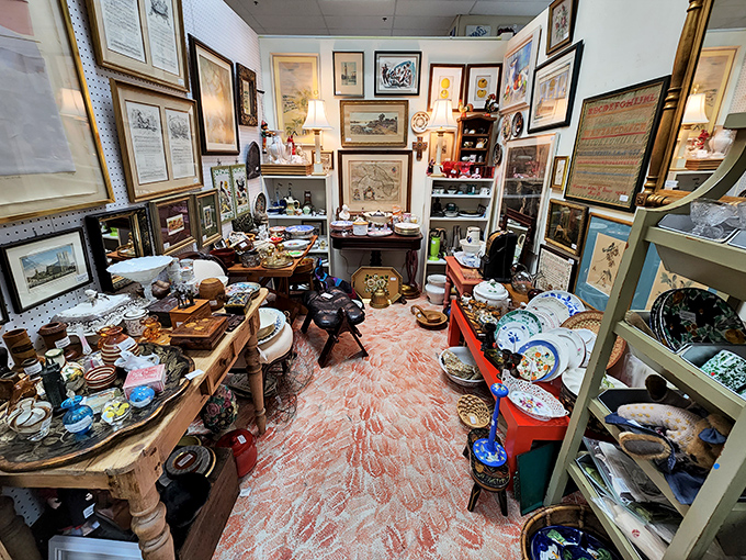 Controlled chaos or artistic arrangement? This booth offers a microcosm of history where Ming meets Mid-century meets "What IS that thing?"