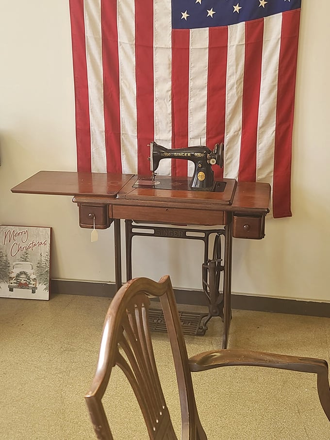 This Singer sewing machine still looks ready to stitch together the American dream, one careful seam at a time.