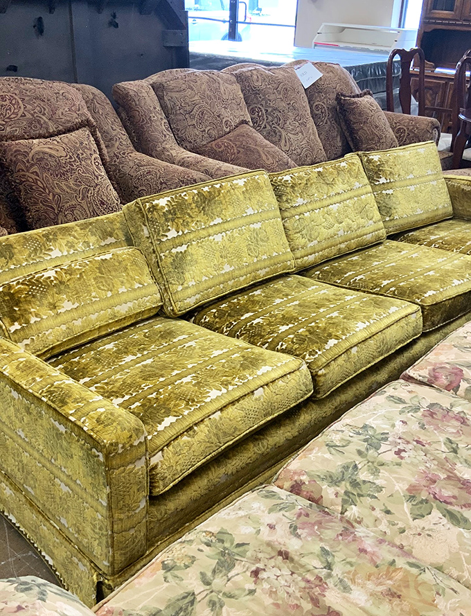 The 1970s called and they're not getting this sofa back. With velvet this gloriously gold, you'll feel like royalty during your next Netflix marathon.
