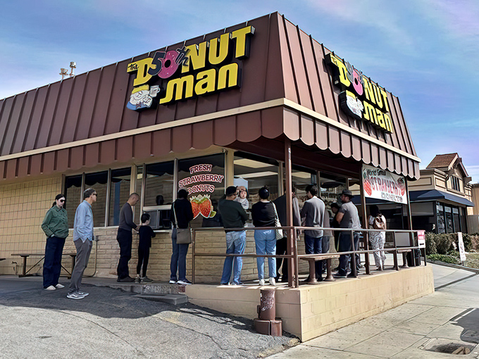 The Donut Man's humble stand has achieved legendary status. Route 66 never tasted so sweet.
