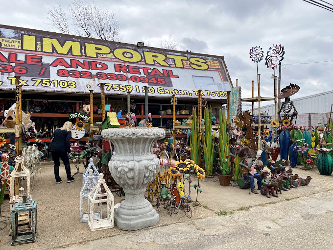 First Monday Trade Days' outdoor displays showcase Texas-sized garden art. Your lawn could use that metal rooster, admit it!