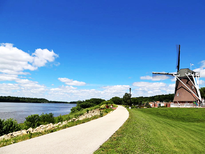 Fulton's authentic Dutch windmill isn't something you expect to find in Illinois &ndash; like discovering sushi in a steakhouse!