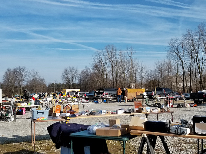 Open skies and open wallets! This seasonal market transforms an ordinary field into an extraordinary shopping adventure.