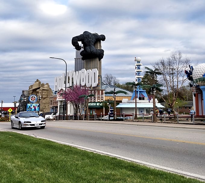 Where giant gorillas climb buildings and Mount Rushmore gets a Midwest makeover. Only in Branson could this much fun fit in one photo!