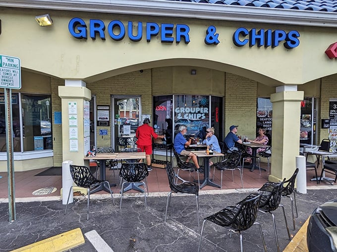 A few outdoor tables, a simple storefront, and grouper that could make a grown Floridian weep with joy. Priorities firmly in order here!