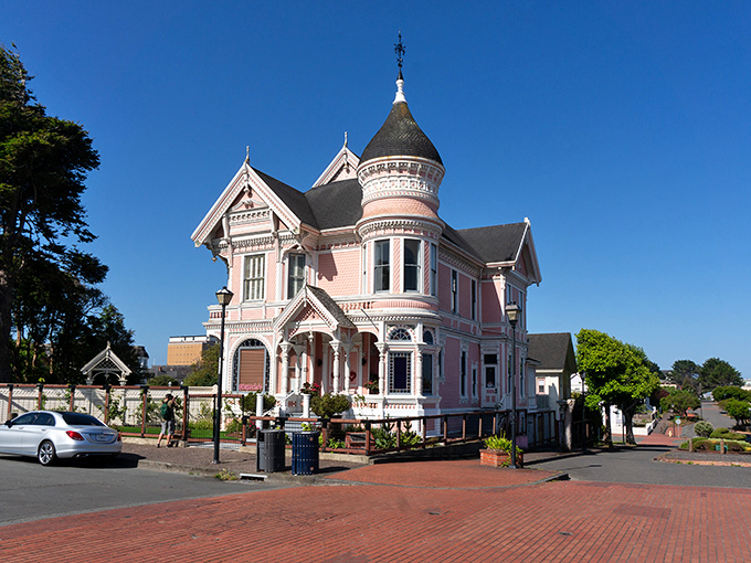 The Carson Mansion stands like a Victorian wedding cake in Eureka's historic district. Architectural frosting at its finest!