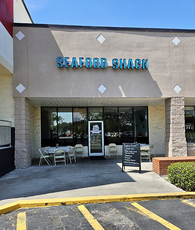 Simple storefront, serious seafood. This Leesburg gem reminds us that sometimes the best meals hide in the most ordinary places.