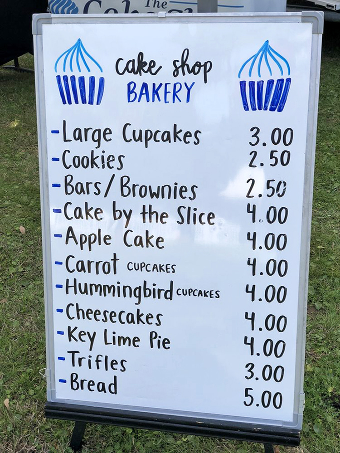 Desserts that make diets weep with longing. Hummingbird cupcakes and Key lime pie – Florida's sweetest ambassadors.