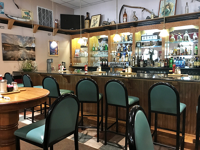 A bar that balances classic charm with modern comfort – the kind of place where both your grandfather and your hipster nephew would feel at home.