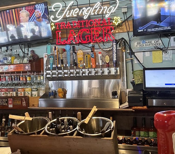 Mother Nature's dinner theater &ndash; sunset views from JB's patio turn every meal into a special occasion. Who needs entertainment when you have this?