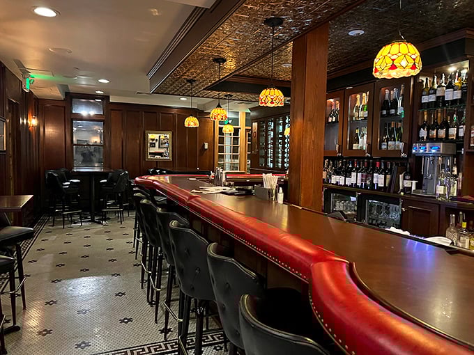 A bar that understands the art of hospitality, where Tiffany-style lamps cast the perfect glow for both first dates and fiftieth anniversaries.