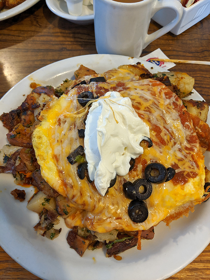 When breakfast gets a south-of-the-border wake-up call. Those black olives and sour cream are like backup singers for the star of the show.