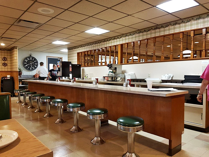 Classic counter seating where solo diners feel right at home. Those green vinyl stools have supported generations of hungry Ohioans waiting for pie.