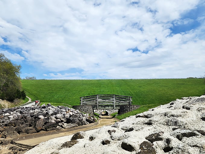 Engineering meets nature at this observation deck overlooking the dam. Where human ingenuity and natural beauty find perfect harmony.