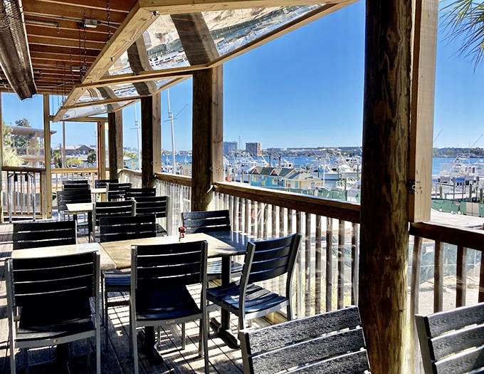 A million-dollar view that doesn't add a penny to your bill. This is the kind of office space that makes corporate America weep with envy.