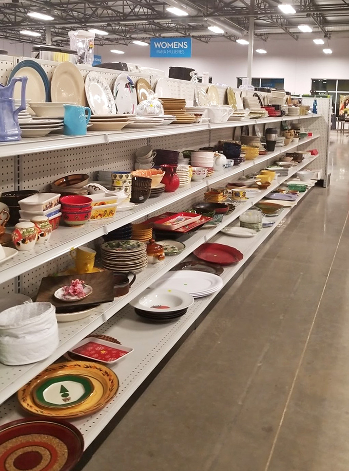 Dinner party hosts discover mismatched charm in these dish collections, where vintage patterns meet modern sensibilities in delightful combinations.