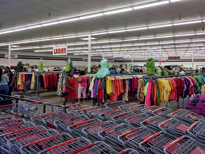 The ladies' section: a rainbow of possibilities where designer labels hide among fast fashion. Shopping here is like a treasure hunt where X marks the perfect vintage sundress. 